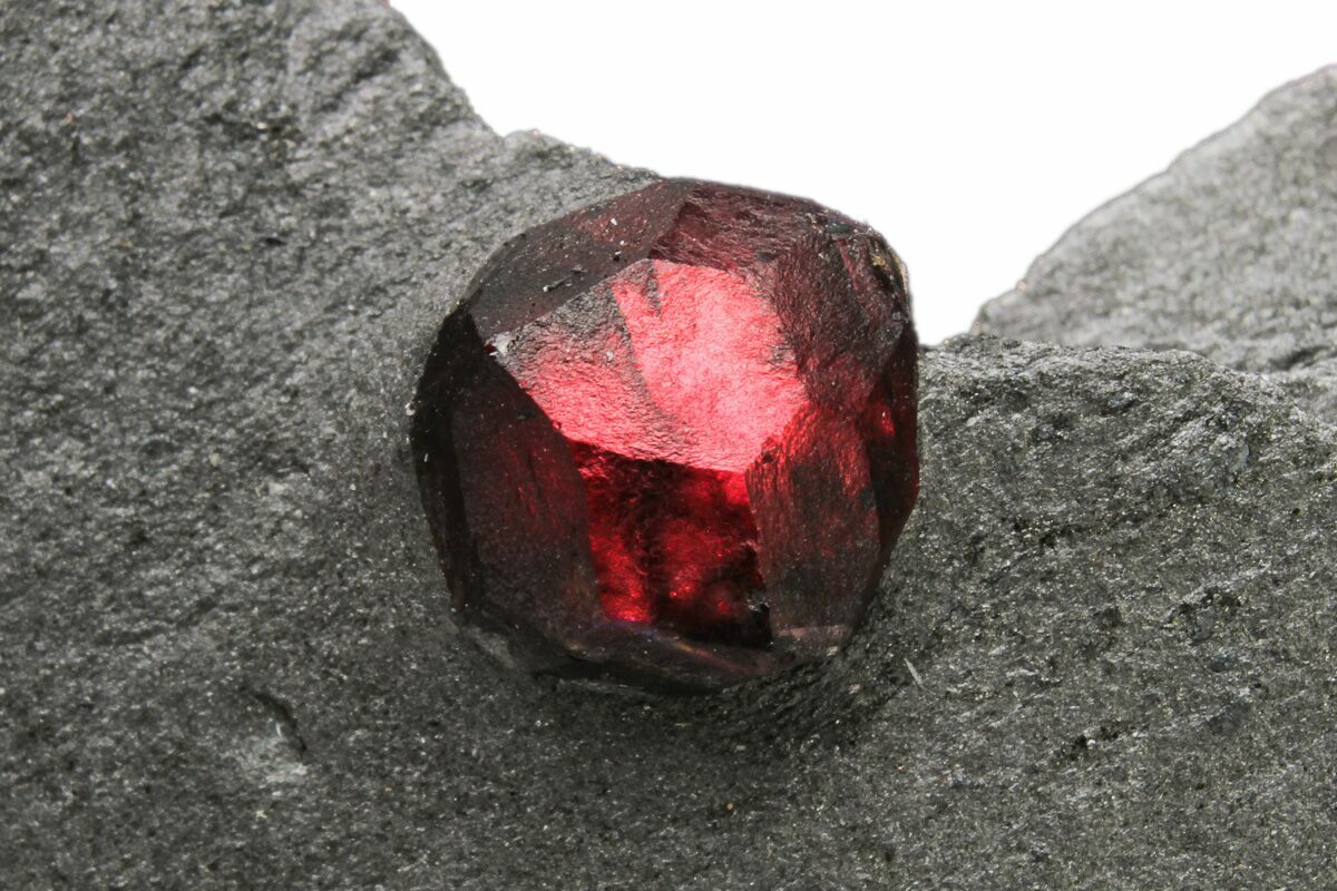2.5" Plate of Two Red Embers Garnets in Graphite - Massachusetts ...