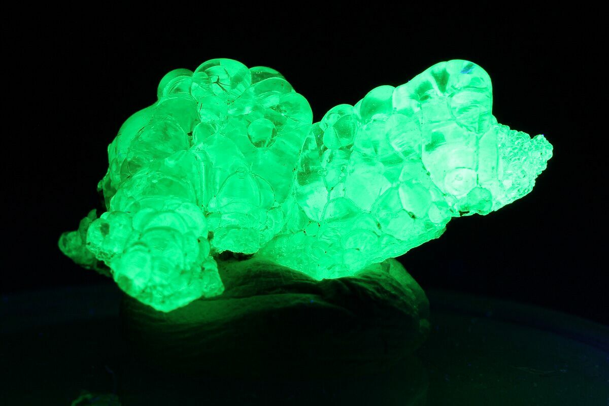 1" Extremely Fluorescent Botryoidal Hyalite Opal - Nambia (#283784) For ...