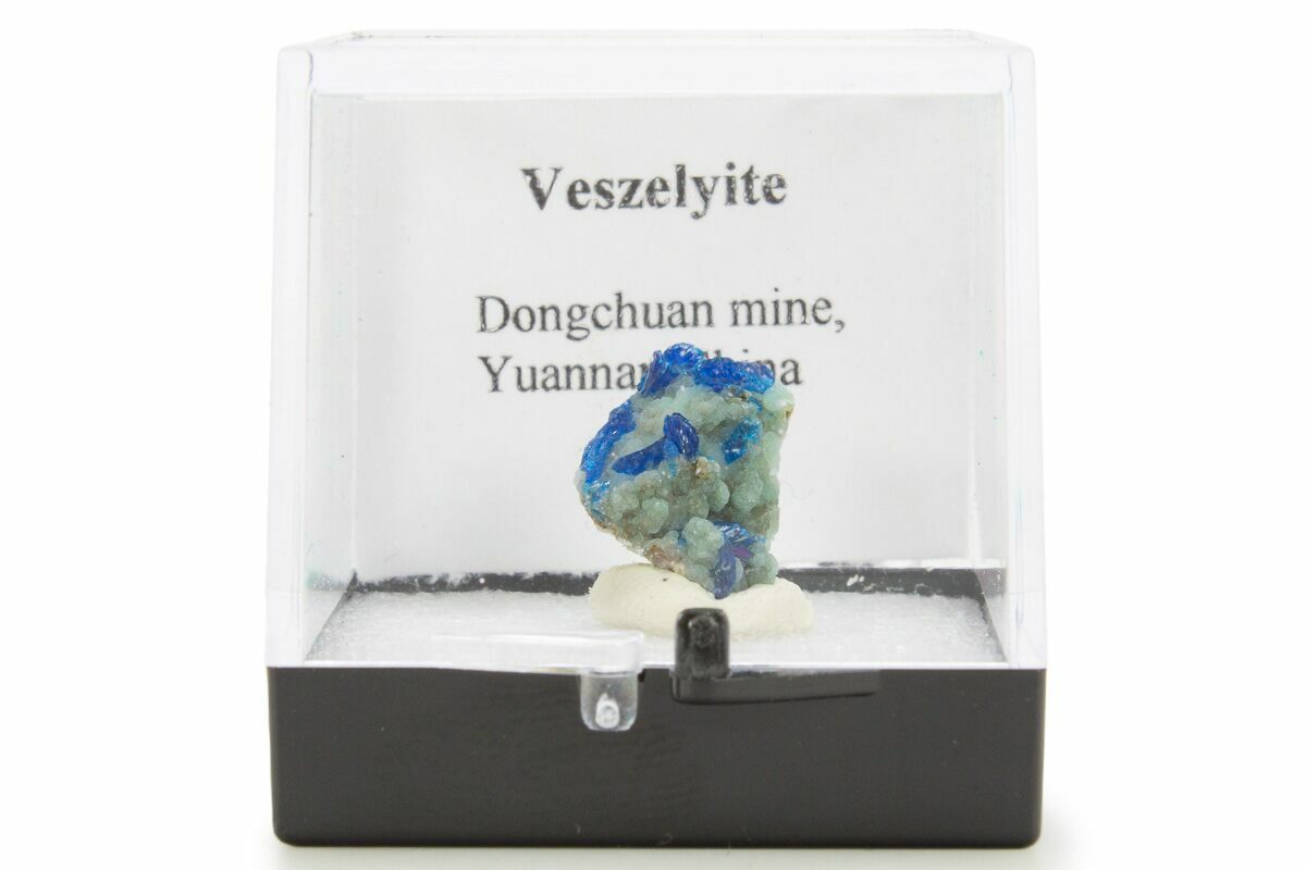 .55" Vibrant Blue Veszelyite Crystals on Hemimorphite - China (#337099 ...